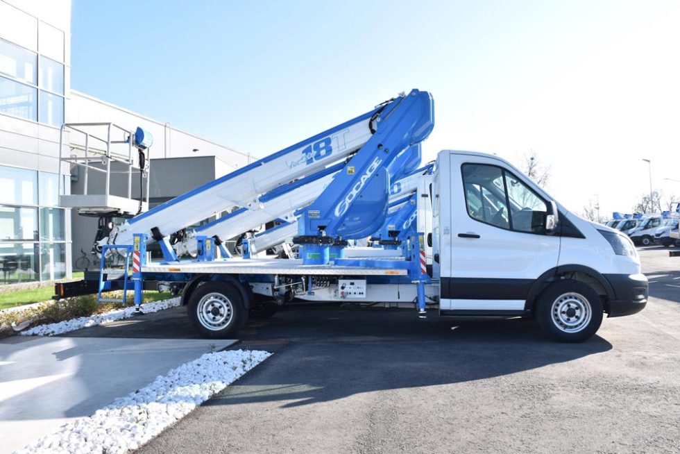 Telescopic aerial platform 18T SPEED, compact urban solution.