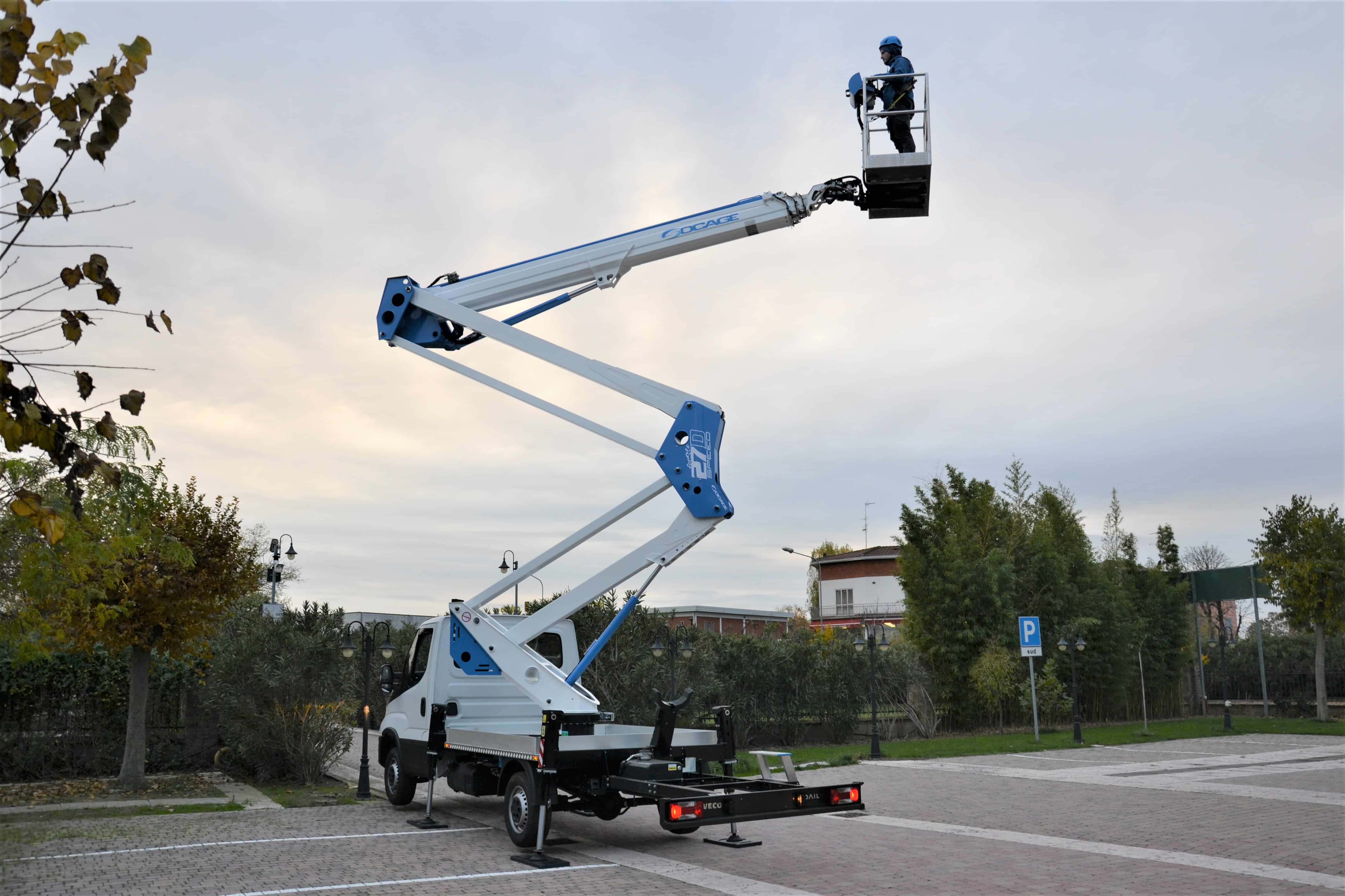 FORSTE 27D SOCAGE SPEED: 27 M IN 3500 KG - Socage Aerial Platforms ...